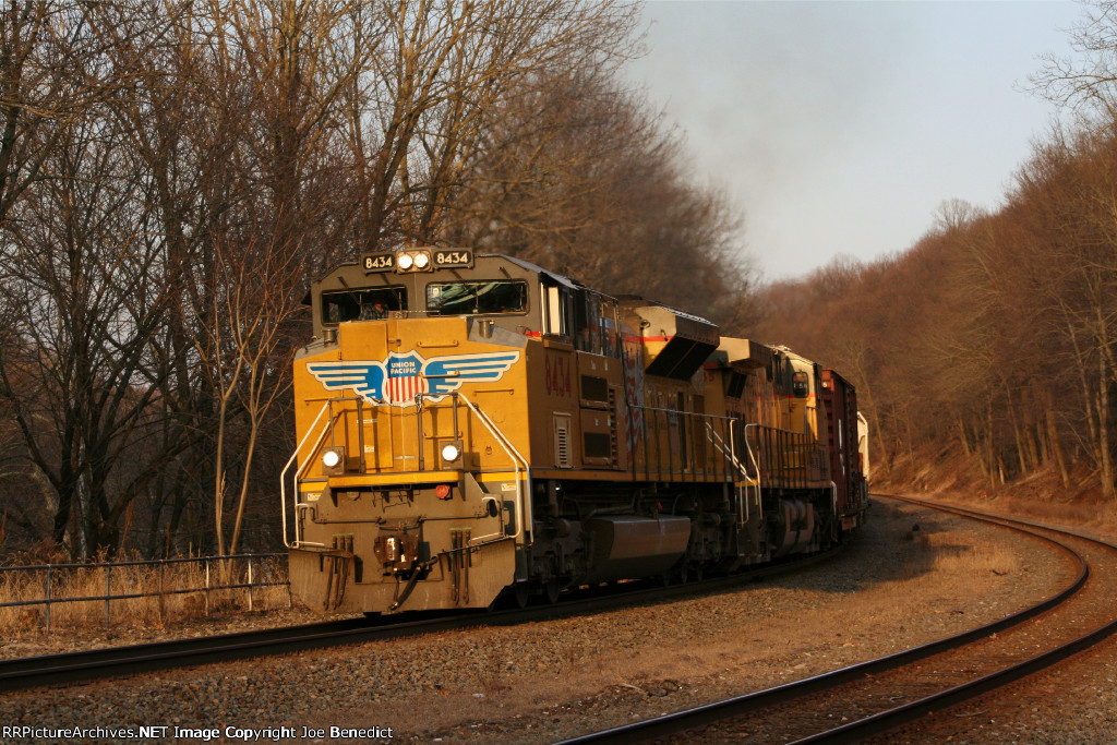 UP pair 8434 & 5935 on NS 39G